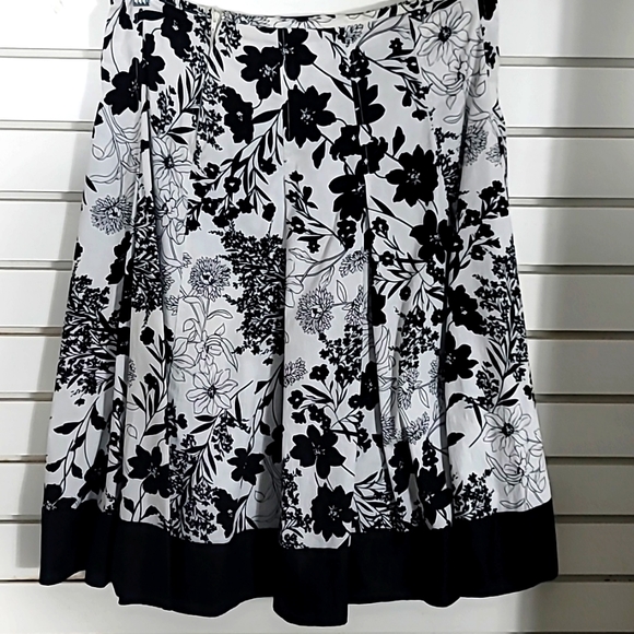 Jkla | Skirts | Jkla California Black And White Skirt Large With ...